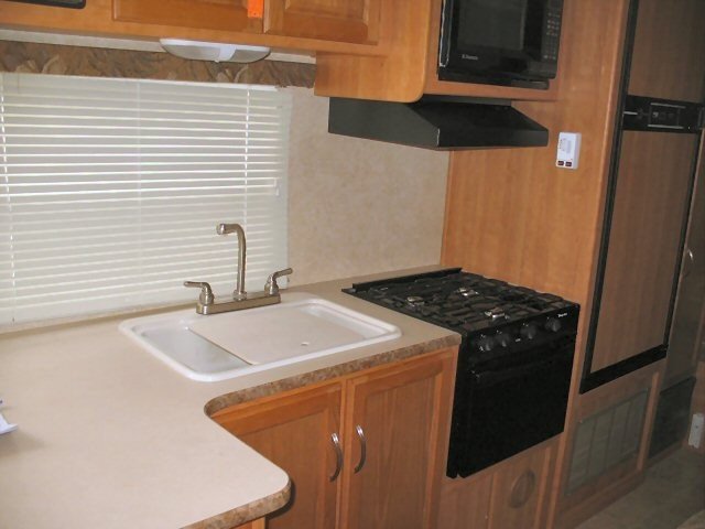 USED 2006 KEYSTONE ZEPPELIN 291 - Overview | Berryland Campers
