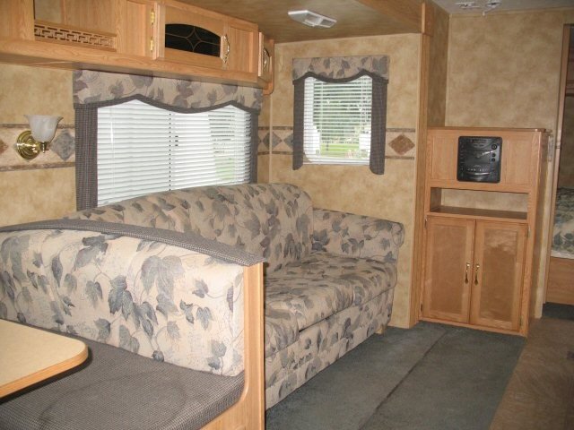 USED 2006 KEYSTONE HORNET 31BHS - Overview | Berryland Campers