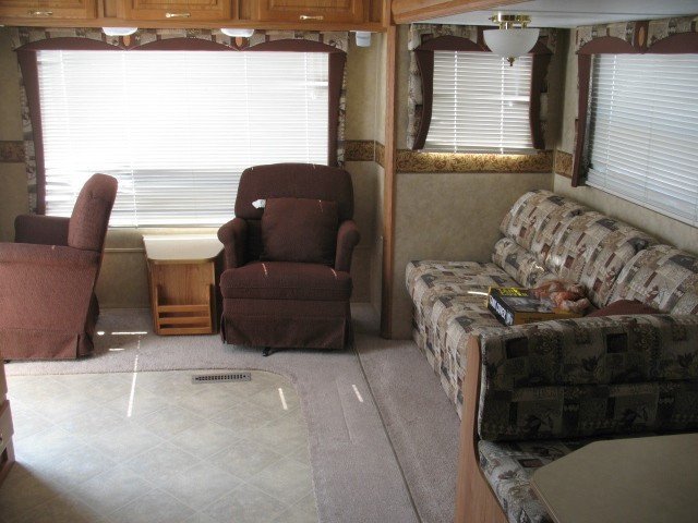 USED 2006 JAYCO JAY FLIGHT 28RLS - Overview | Berryland Campers