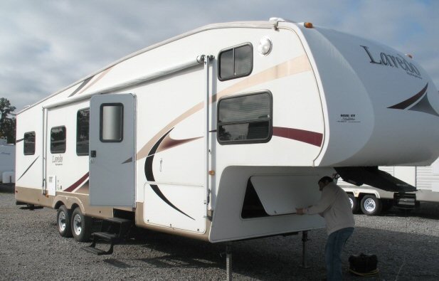 USED 2006 KEYSTONE LAREDO 32RS - Overview | Berryland Campers