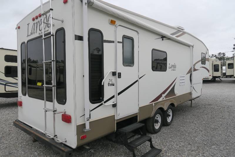 USED 2006 KEYSTONE LAREDO 28RL - Overview | Berryland Campers