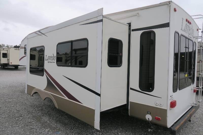 USED 2006 KEYSTONE LAREDO 28RL - Overview | Berryland Campers
