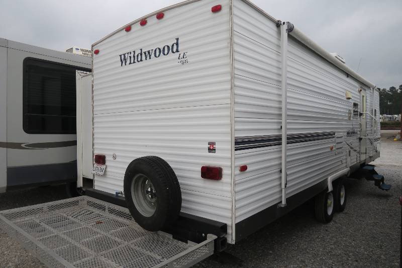 USED 2006 FOREST RIVER WILDWOOD 30BH - Overview | Berryland Campers