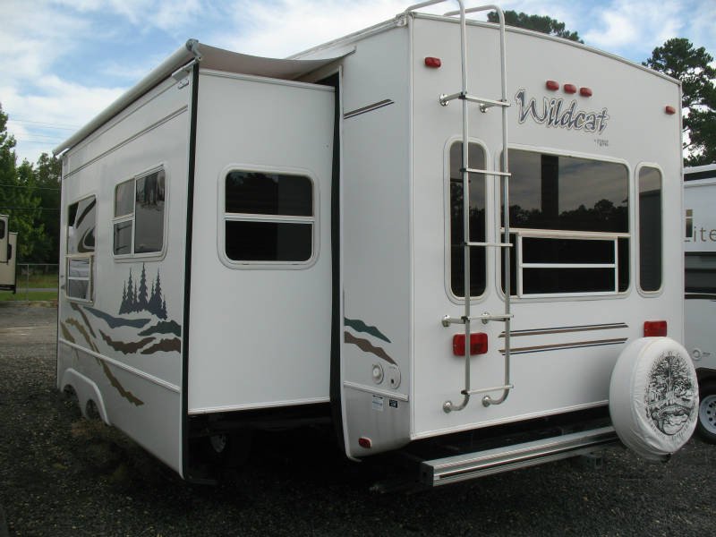 USED 2005 FOREST RIVER WILDCAT 27RL - Overview | Berryland Campers