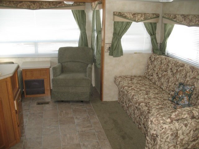 USED 2005 PALOMINO PUMA 26RLS - Overview | Berryland Campers