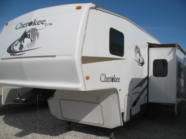 USED 2005 FOREST RIVER CHEROKEE 285K - Overview | Berryland Campers