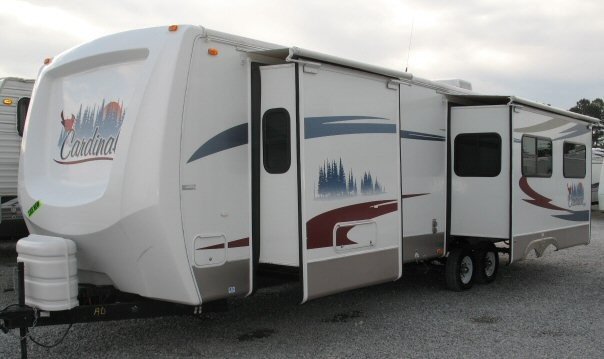 USED 2005 FOREST RIVER CARDINAL 32TS - Overview | Berryland Campers