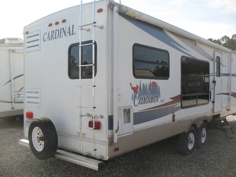 USED 2005 FOREST RIVER CARDINAL 31RKT - Overview | Berryland Campers