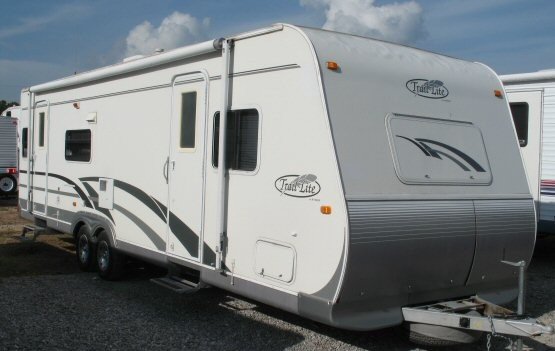 USED 2005 R-VISION TRAIL-LITE 8308S - Overview | Berryland Campers