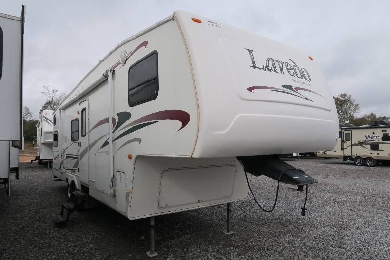 USED 2005 KEYSTONE LAREDO 29BH - Overview | Berryland Campers
