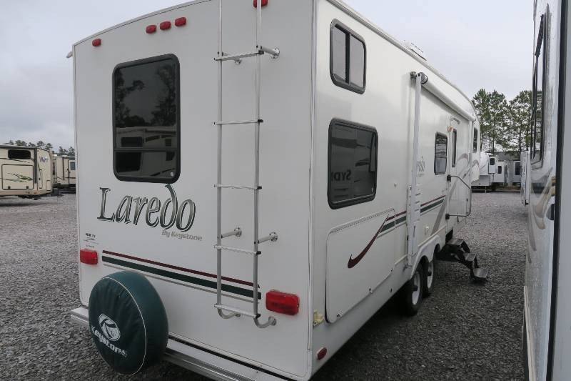 USED 2005 KEYSTONE LAREDO 29BH - Overview | Berryland Campers
