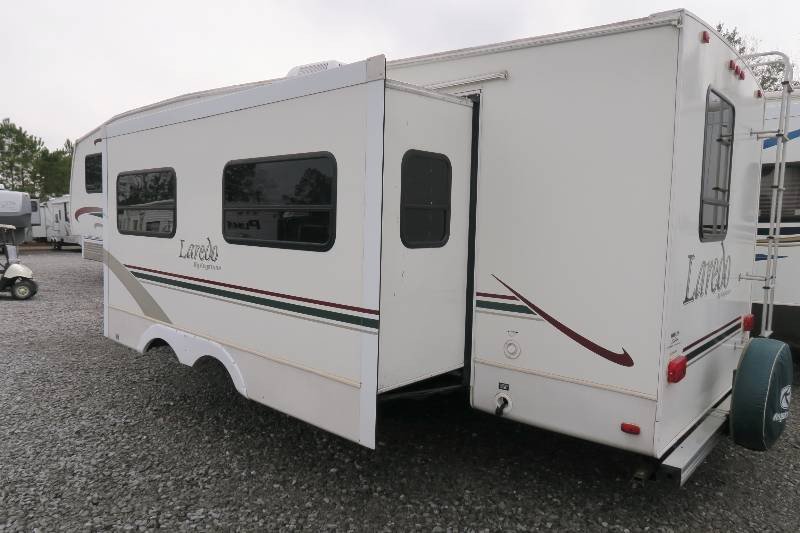 USED 2005 KEYSTONE LAREDO 29BH - Overview | Berryland Campers