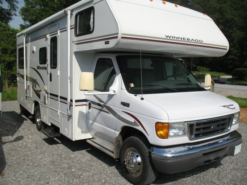 USED 2005 WINNEBAGO MINI WINNIE 24 - Overview | Berryland Campers
