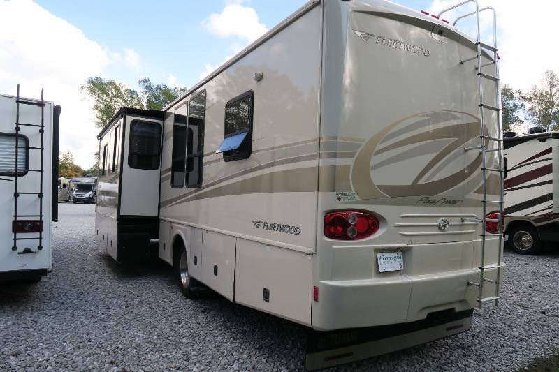 USED 2005 FLEETWOOD PACE ARROW 37C - Overview | Berryland Campers