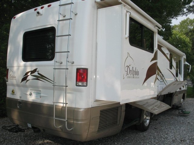 USED 2005 NATIONAL RV DOLPHIN 5355 - Overview | Berryland Campers