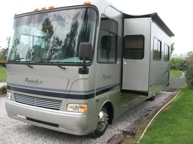 USED 2005 MONACO MONARCH - Overview | Berryland Campers