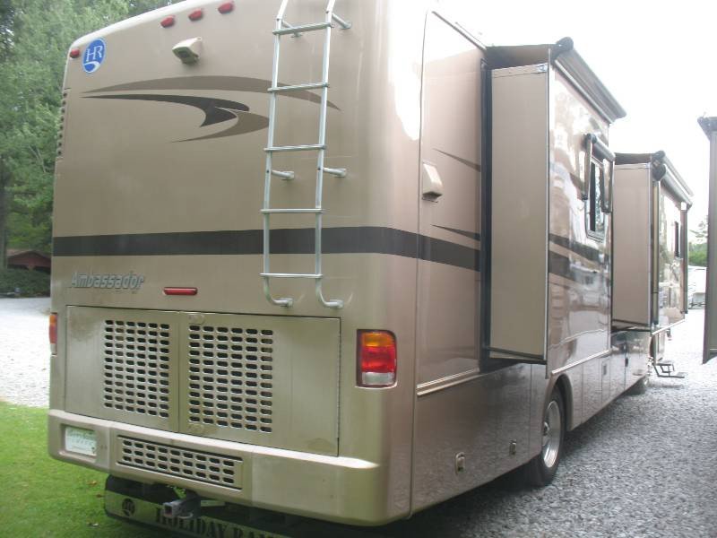 USED 2005 HOLIDAY RAMBLER AMBASSADOR 38PDQ - Overview | Berryland Campers