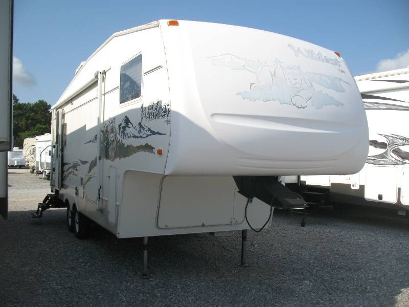 USED 2004 FOREST RIVER WILDCAT 27RL - Overview | Berryland Campers