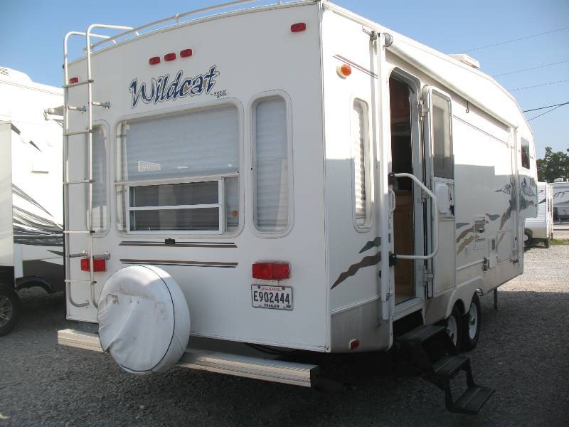 USED 2004 FOREST RIVER WILDCAT 27RL - Overview | Berryland Campers