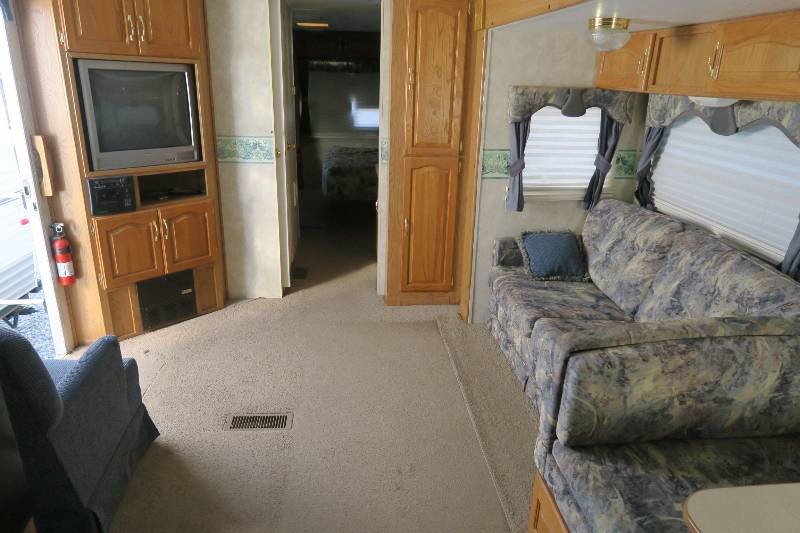 USED 2004 KEYSTONE SPRINTER 300FKMS - Overview | Berryland Campers