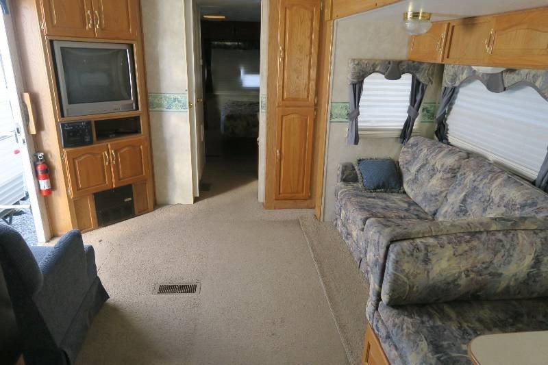 USED 2004 KEYSTONE SPRINTER 300FKMS - Overview | Berryland Campers