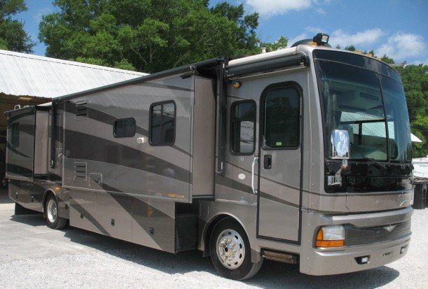 USED 2004 FLEETWOOD DISCOVERY 39L - Overview | Berryland Campers