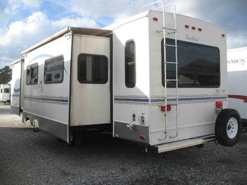 USED 2004 FOREST RIVER CARDINAL 33RLS - Overview | Berryland Campers