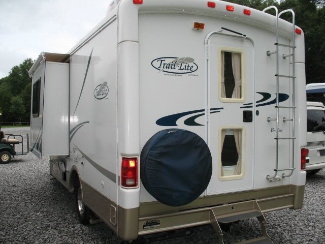 USED 2004 R-VISION TRAIL-LITE 236 - Overview | Berryland Campers