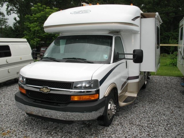 USED 2004 R-VISION TRAIL-LITE 236 - Overview | Berryland Campers