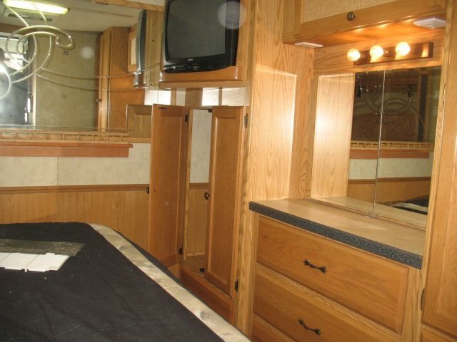 USED 2004 SAFARI SIMBA 34 - Overview | Berryland Campers