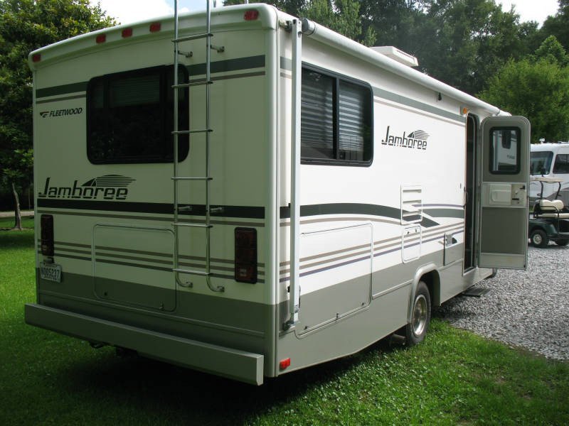 USED 2004 FLEETWOOD JAMBOREE 26Q - Overview | Berryland Campers