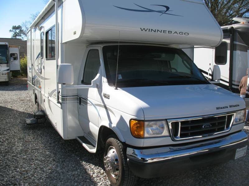USED 2004 WINNEBAGO MINI WINNIE 30V - Overview | Berryland Campers