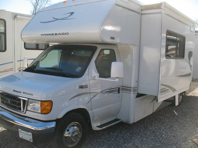 USED 2004 WINNEBAGO MINI WINNIE 30V - Overview | Berryland Campers