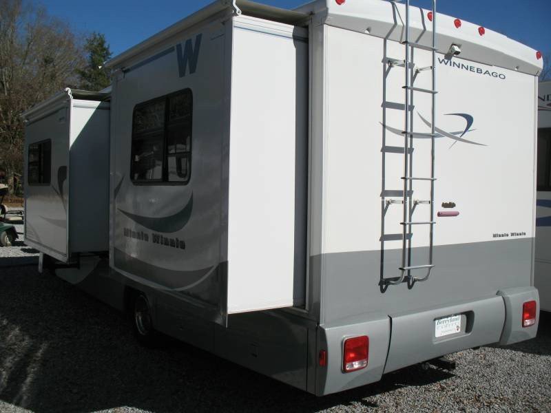 USED 2004 WINNEBAGO MINI WINNIE 30V - Overview | Berryland Campers