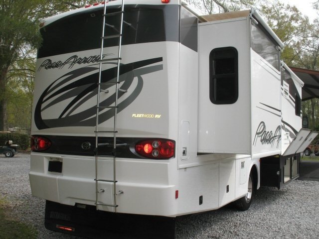 USED 2004 FLEETWOOD PACE ARROW 37C - Overview | Berryland Campers