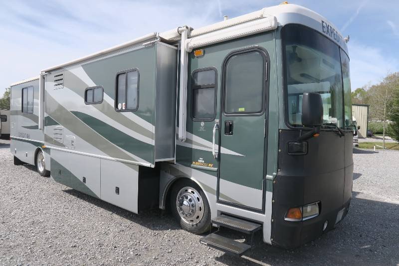 USED 2004 FLEETWOOD EXPEDITION 38N - Overview | Berryland Campers