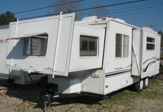 USED 2004 COLEMAN CARAVAN C25SB - Overview | Berryland Campers