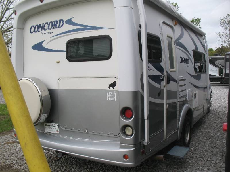 USED 2004 COACHMEN CONCORD 235 - Overview | Berryland Campers