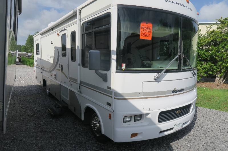 USED 2004 WINNEBAGO SIGHTSEER 30B - Overview | Berryland Campers