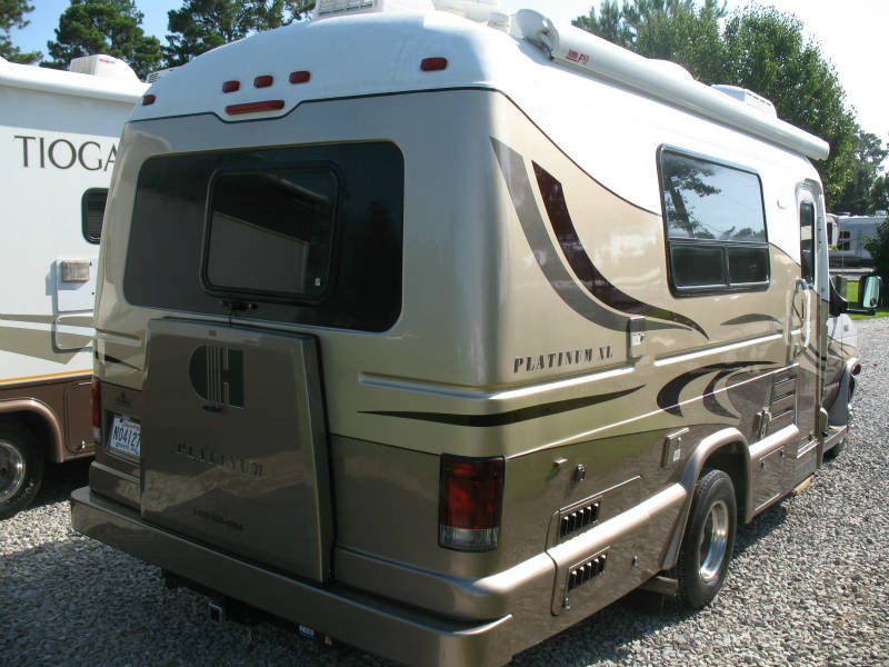 USED 2004 COACH HOUSE PLATINUM 232SD - Overview | Berryland Campers
