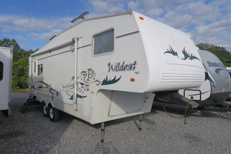 USED 2003 FOREST RIVER WILDCAT 27RL - Overview | Berryland Campers