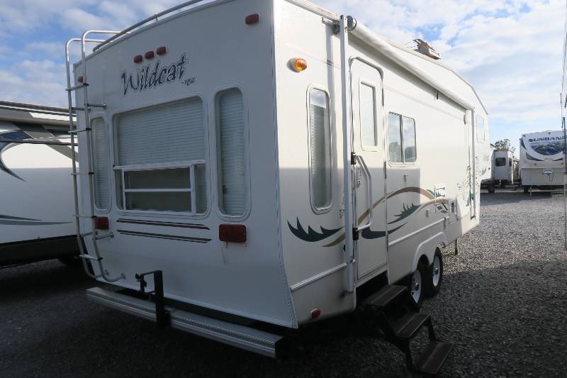 USED 2003 FOREST RIVER WILDCAT 27RL - Overview | Berryland Campers