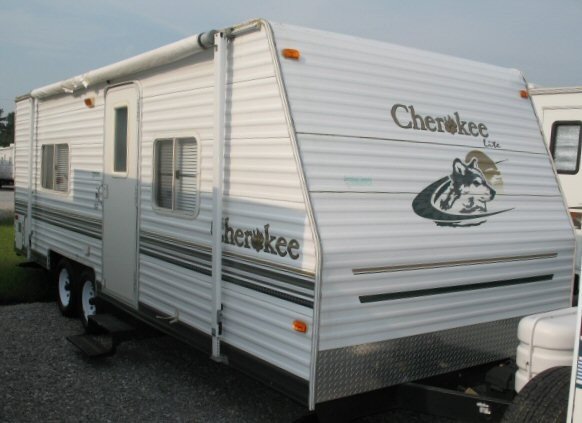 USED 2003 FOREST RIVER CHEROKEE 24J - Overview | Berryland Campers