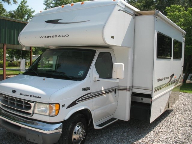 USED 2003 WINNEBAGO MINI WINNIE 31C - Overview | Berryland Campers
