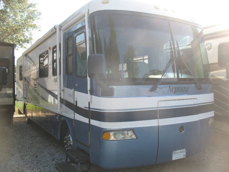 USED 2003 HOLIDAY RAMBLER NEPTUNE XL 36PBD - Overview | Berryland Campers