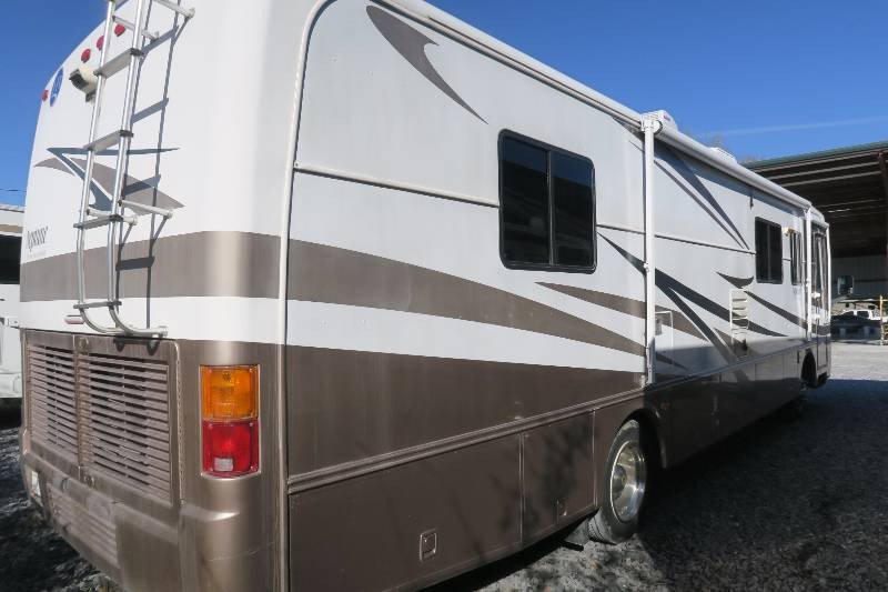 USED 2003 HOLIDAY RAMBLER NEPTUNE XL 36PBD - Overview | Berryland Campers