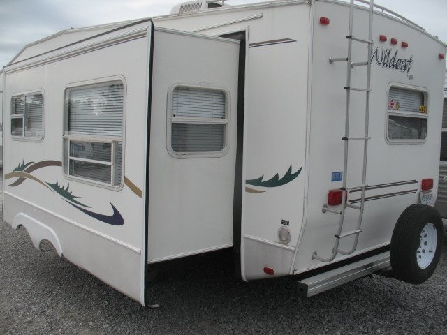 USED 2002 FOREST RIVER WILDCAT 27RK - Overview | Berryland Campers