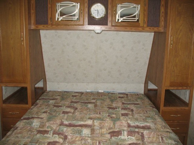 USED 2002 FOREST RIVER CHEROKEE 28DD - Overview | Berryland Campers