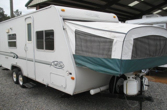 USED 2002 R-VISION TRAIL-LITE 23S - Overview | Berryland Campers