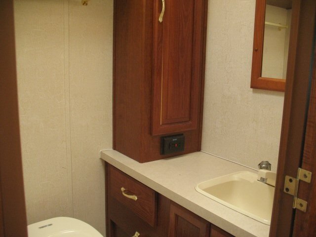 USED 2002 COACHMEN MIRADA 30 - Overview | Berryland Campers